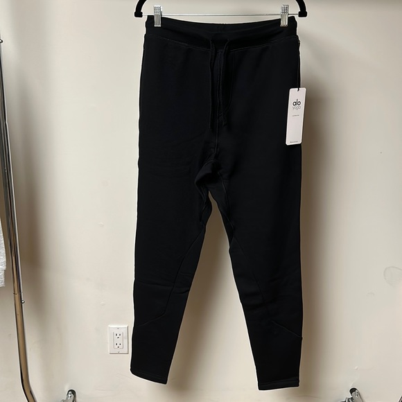 ALO Yoga | Pants | Alo Triumph Sweatpants Black | Poshmark